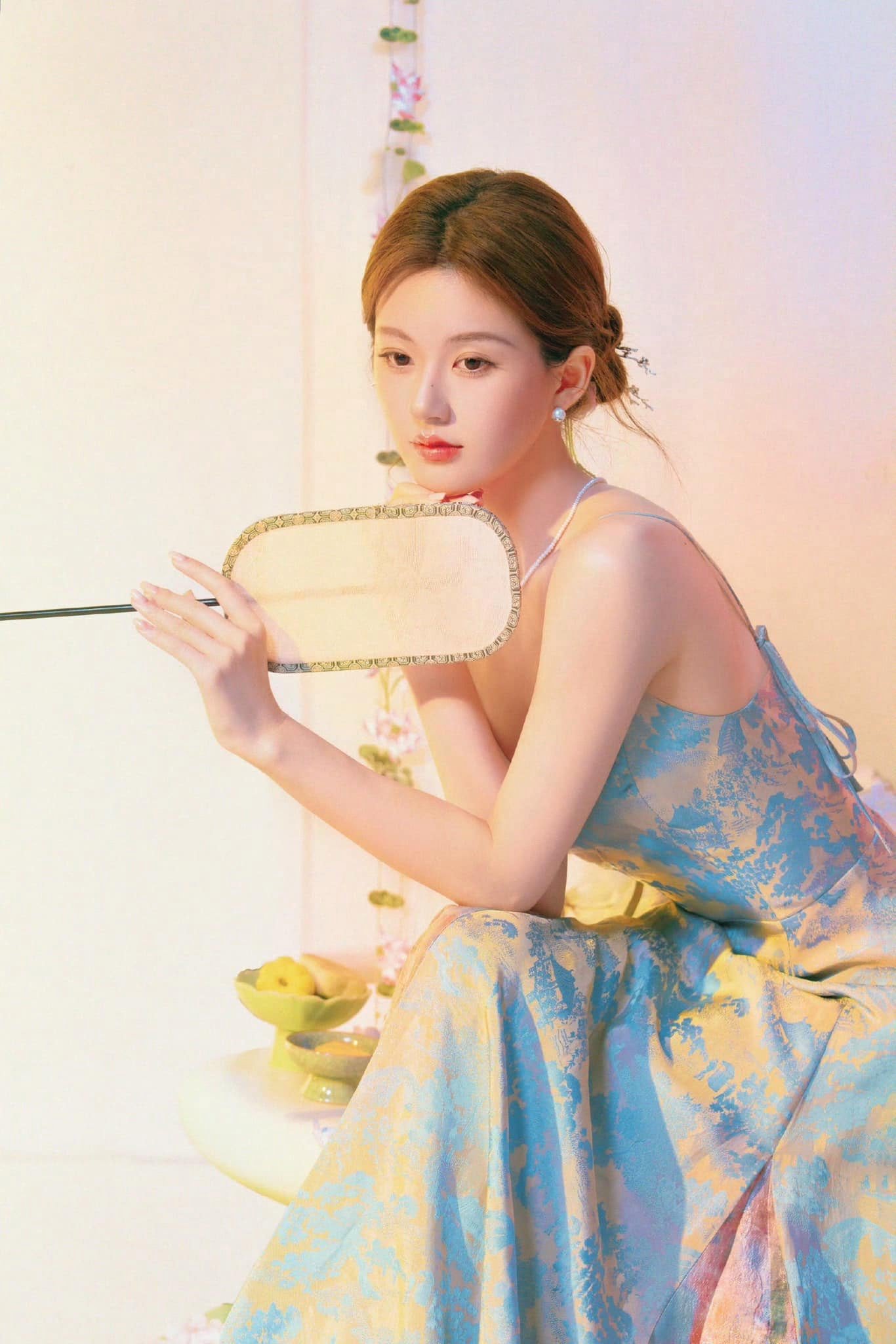 Zhao Lusi’s Vintage Chic and Modern Chinese Style | Asia Vibe Daily