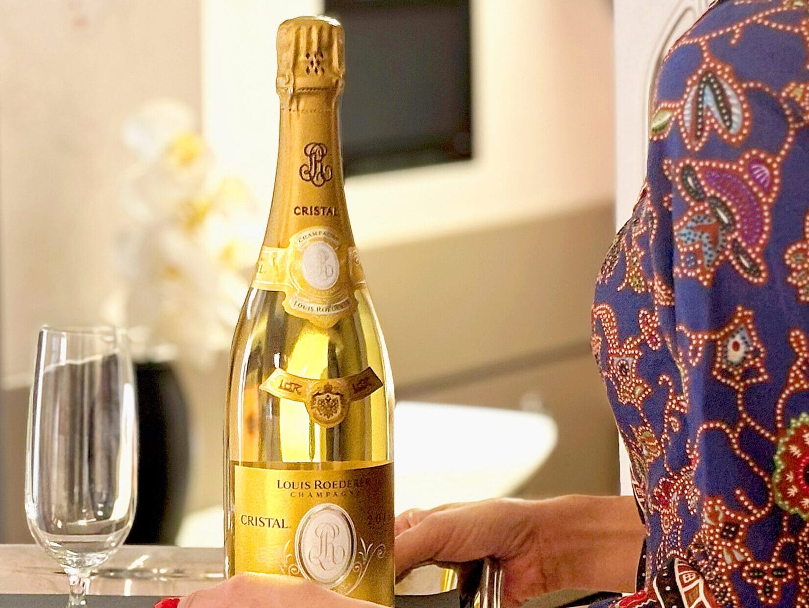 Singapore Airlines Welcomes Exclusive Cristal 2015 Champagne for First ...
