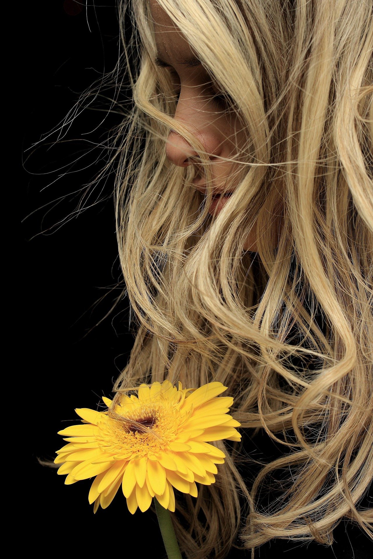 The Quiet Beauty of Kind Women | Asia Vibe Daily