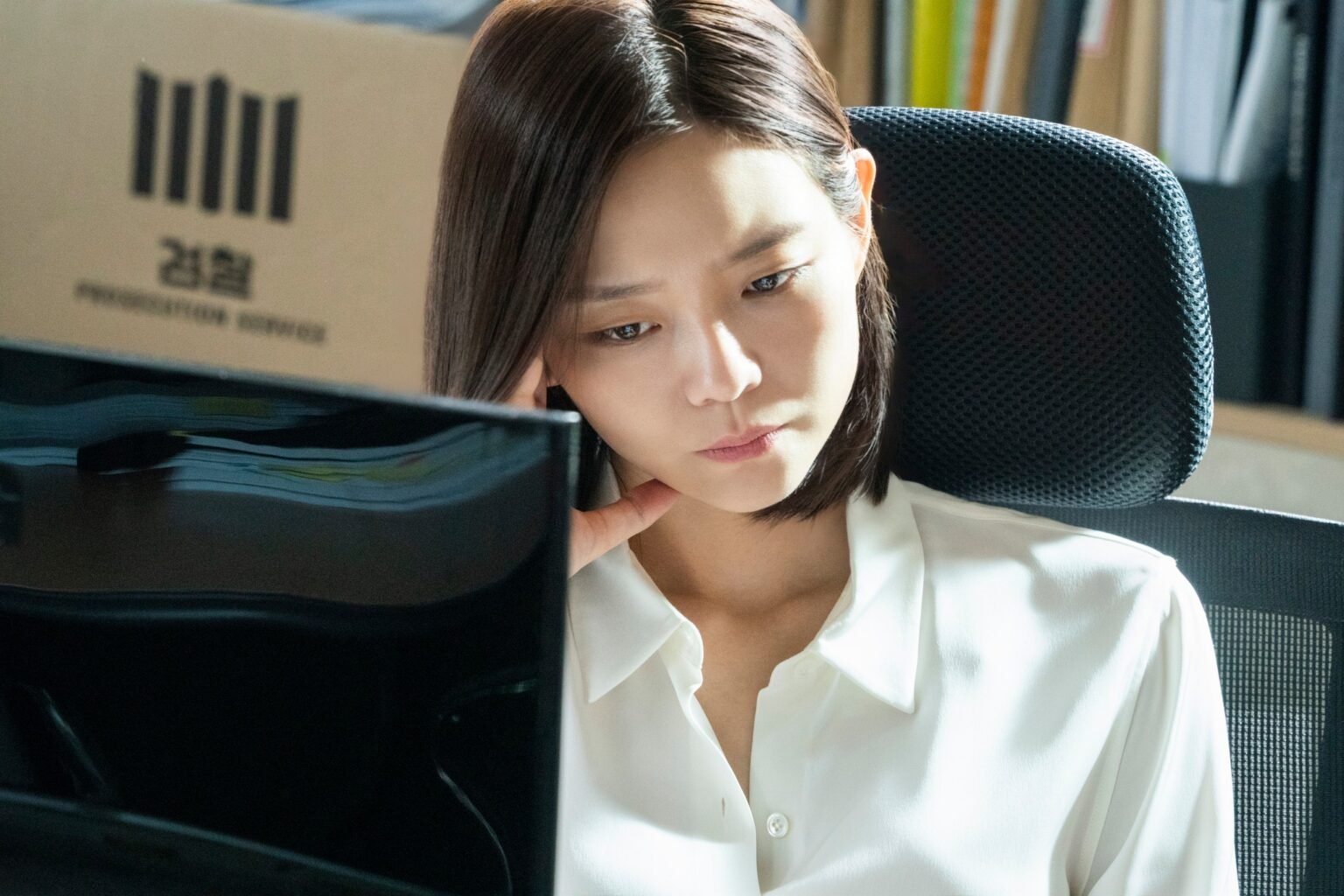 Esom Takes on a Relentless Prosecutor in Crime Film “The Ultimate Duo ...